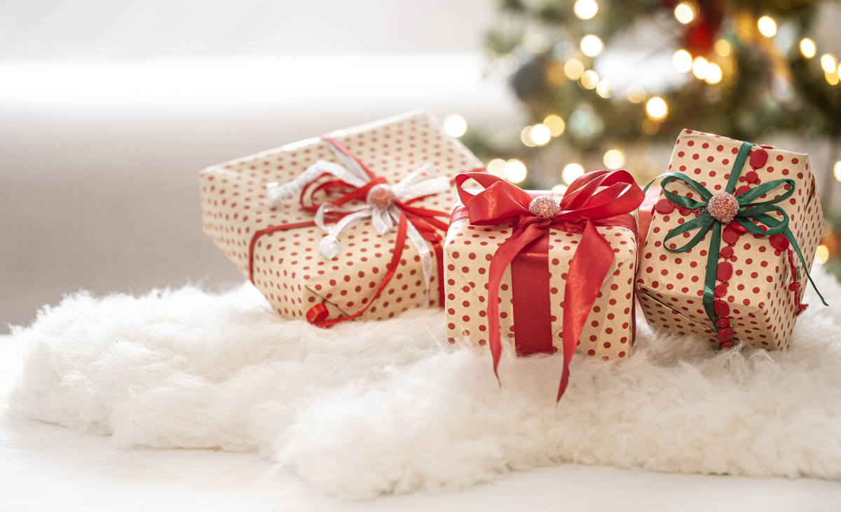 Discover Holiday Magic: Top Gift Ideas at Hallmark Timmins Square for